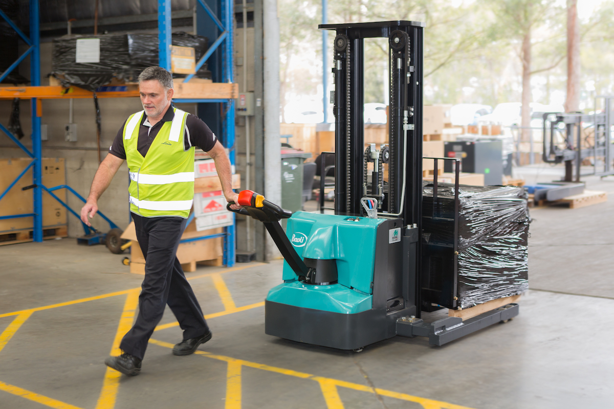 What’s the best economy pallet stacker available?